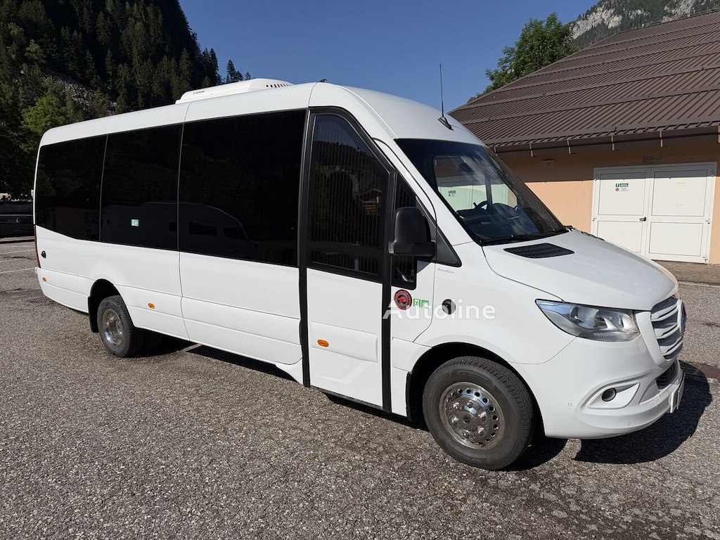 Mercedes-Benz Sprinter turistički autobus