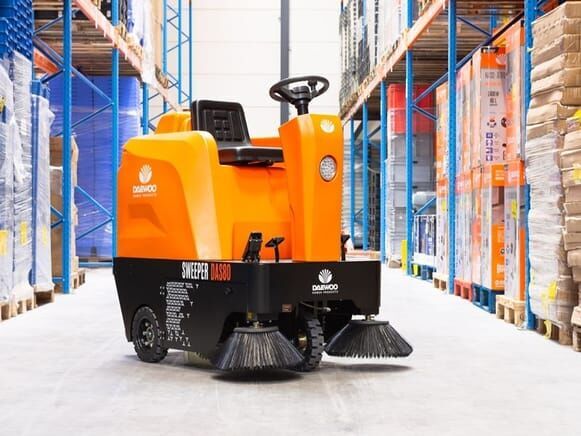Prodaje se Daewoo DAS80 veegmachine vozilo za čišćenje ulica na aukciji