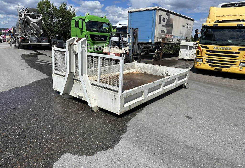 600 multilift kontejner