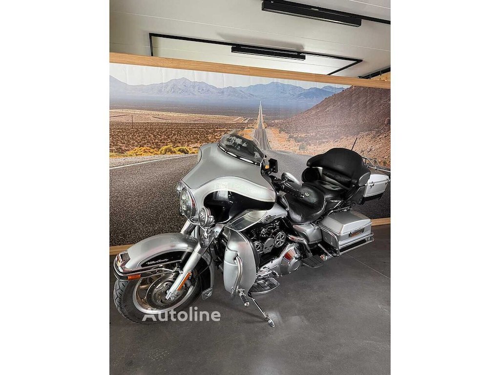 Prodaje se Harley Davidson D FLHTCUI motocikl na aukciji