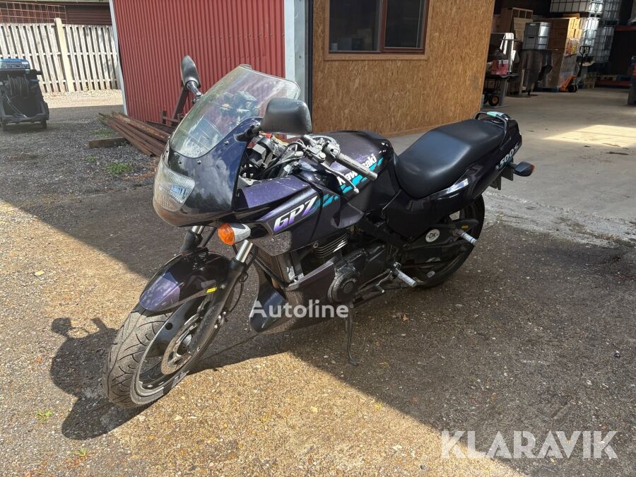 Prodaje se Kawasaki GPZ 500 motocikl na aukciji