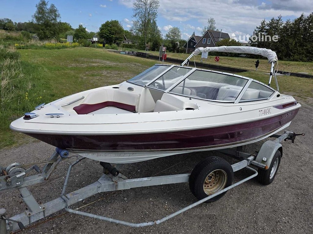 Prodaje se Maxum 3.0 mercruiser 140 pk inboard + 1500 kg boottrailer čamac na aukciji