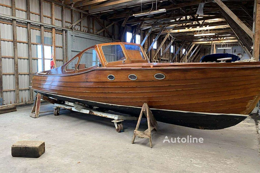 Mahogany boat, fully electric motor čamac