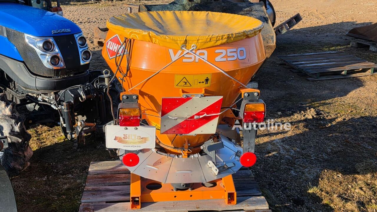 Novi Kuhn VSA250 nošeni rasipač peska