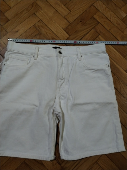 HM beli teksas šorc M