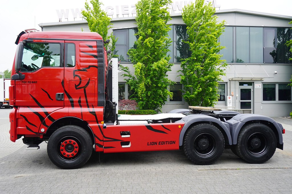 MAN TGX 33.640 6x4 tractor unit / GVM 70,000 kg / 280 tho. km tegljač