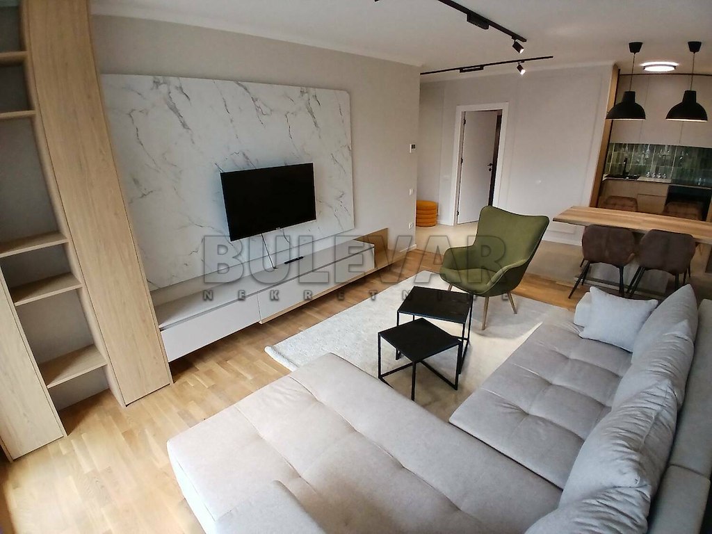 Jednoiposoban stan, Niš - Crveni pevac | Izdavanje · 58m² · 500€