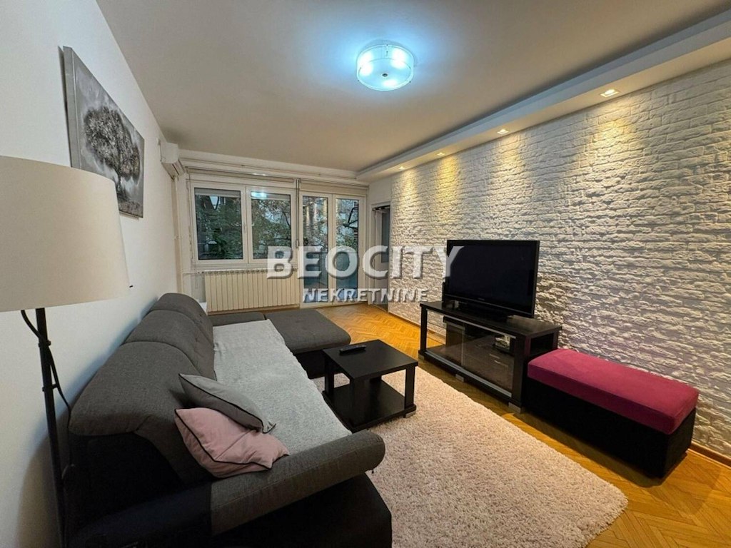 Trosoban stan, Beograd - Vračar (centar) | Izdavanje · 80m² · 900€