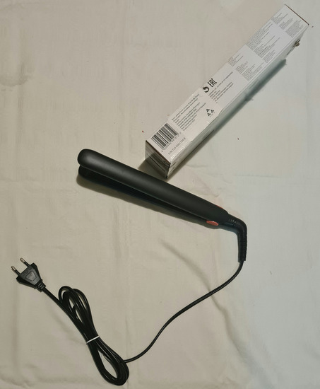 N9VO! REMINGTON presa sa zastitom kose.