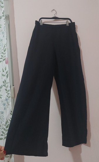 H&M pantalone širokih nogavica