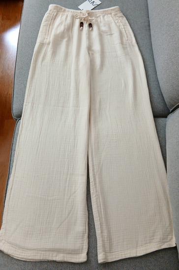 ZARA pantalone.Novo. S/M