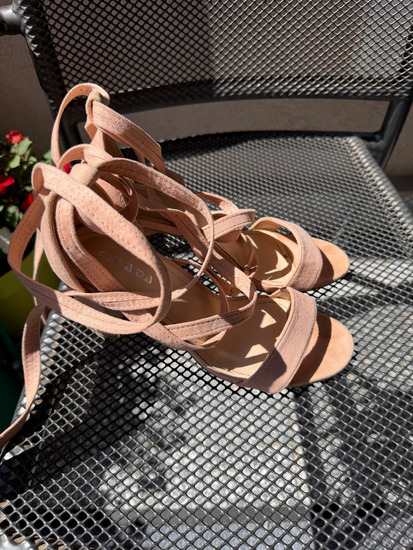 Sandale stikle 40