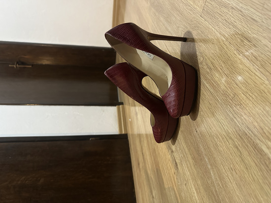 JIMMY CHOO zenske stikle