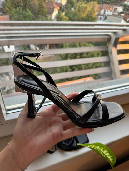 Sandale Stradivarius Nove