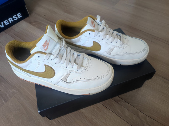 Nike air force 1 gum