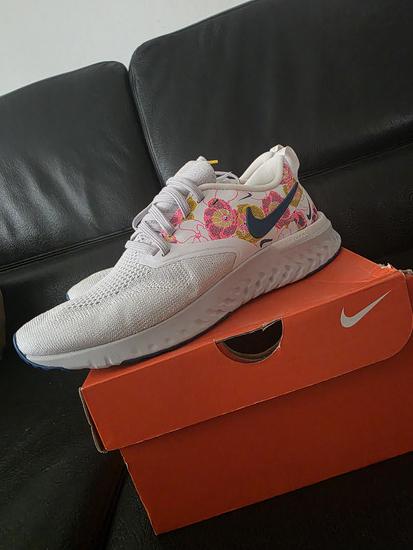 Nike odyssey react patike 39 novo