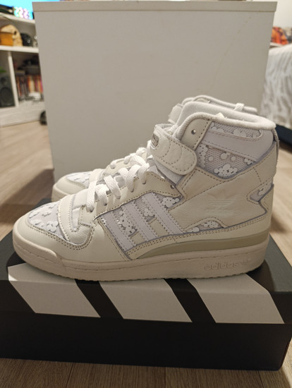 Adidas Forum 84 HI jednom nošene