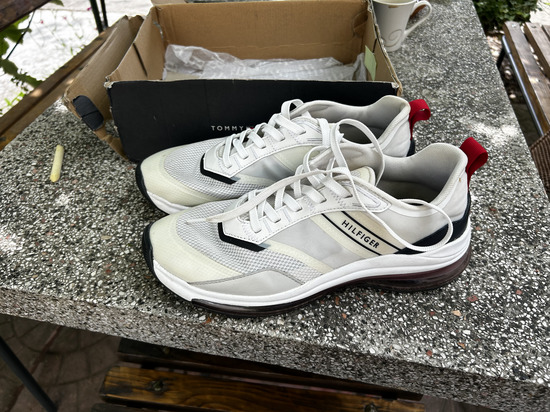 Tommy Hilfiiger patike 41