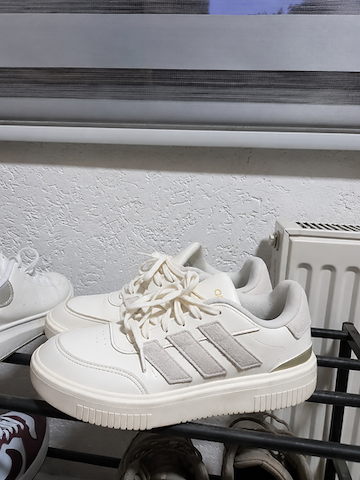 Original Adidas ženske patike Nove