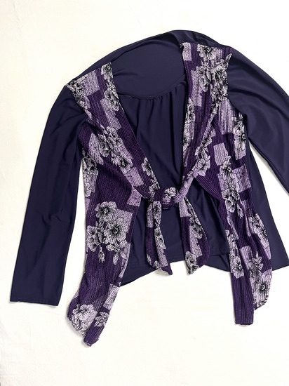 Ljubicasta bluza na vezivanje