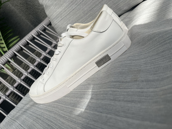 HITNO 6000 din.Armani exchange zenske patike