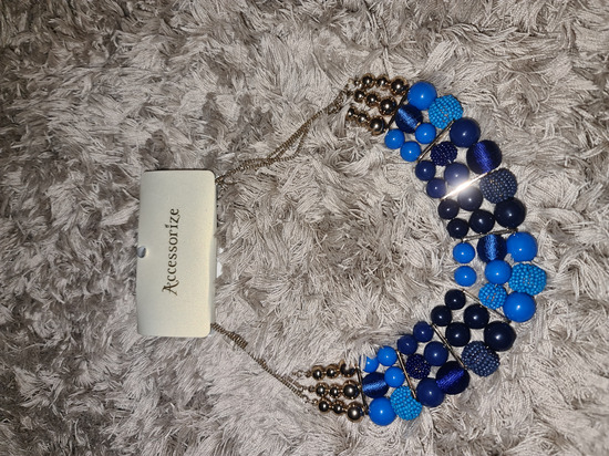 Accessorize ogrlica