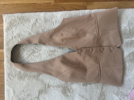 Zara nude prsluk