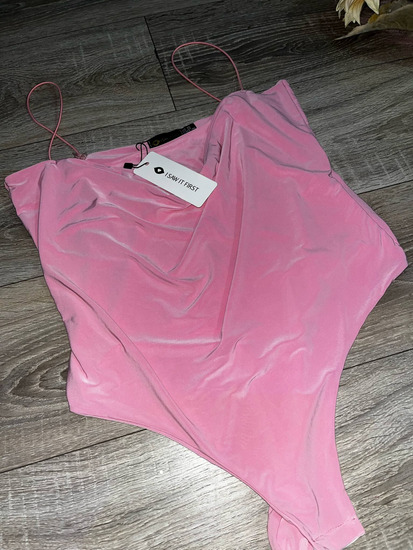 Bebi roze body