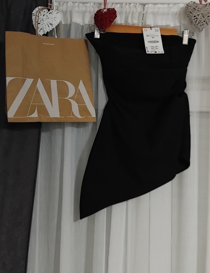 Zara asimetricni crni top nov sa etiketom S