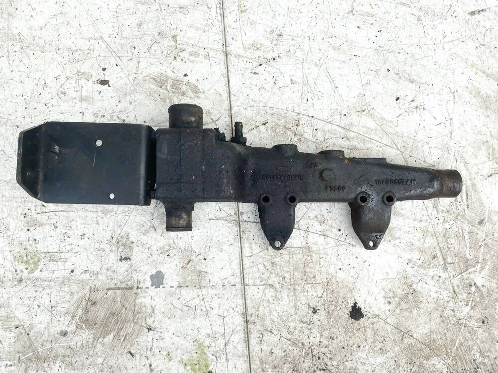 Renault Coolant Flange (Engine Coolant Thermostat Housing Cover) kućište termostata za Renault Magnum kamiona
