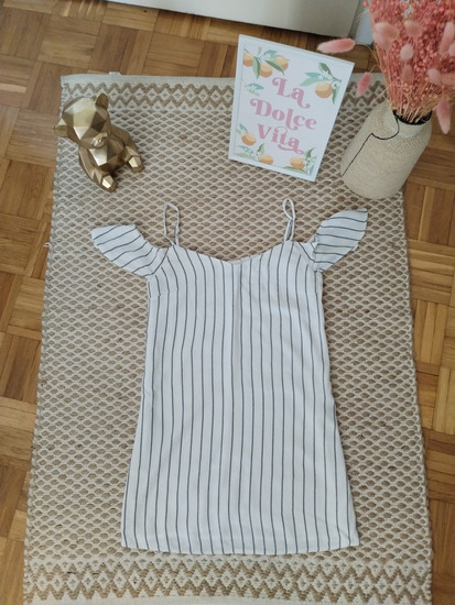 Bershka lepa haljina od viskoze XS/S