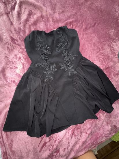 Boohoo S elegantna balon haljina