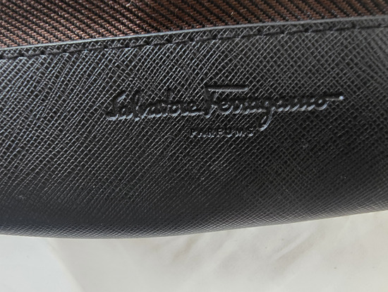 Zenska torbica neseser SALVATORE FERRAGAMO