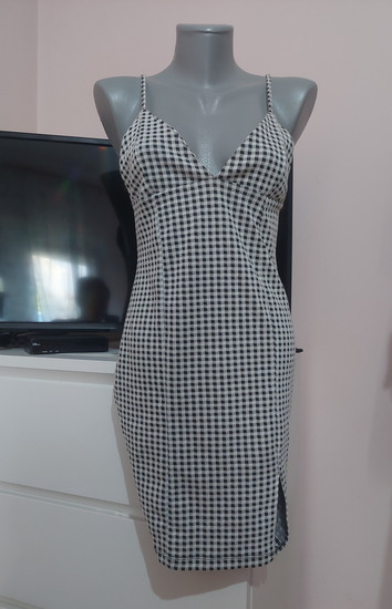 Bershka haljina - Nova