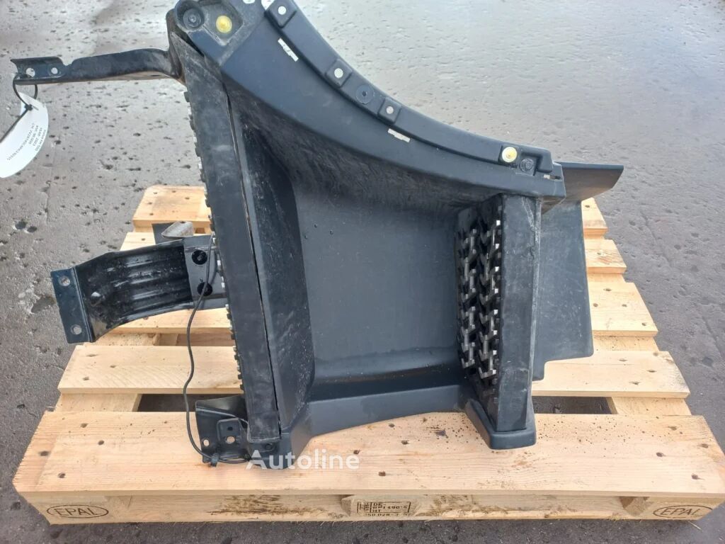 Volvo FH5 upper steps ladder - 82136982 bočna stepenica