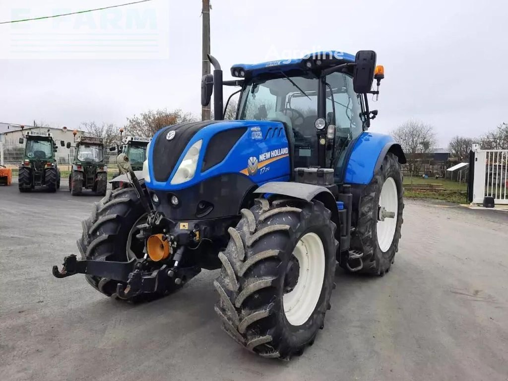 New Holland t7.210 traktor točkaš