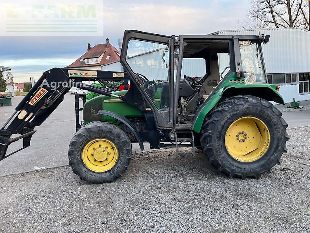 John Deere 3200 traktor točkaš