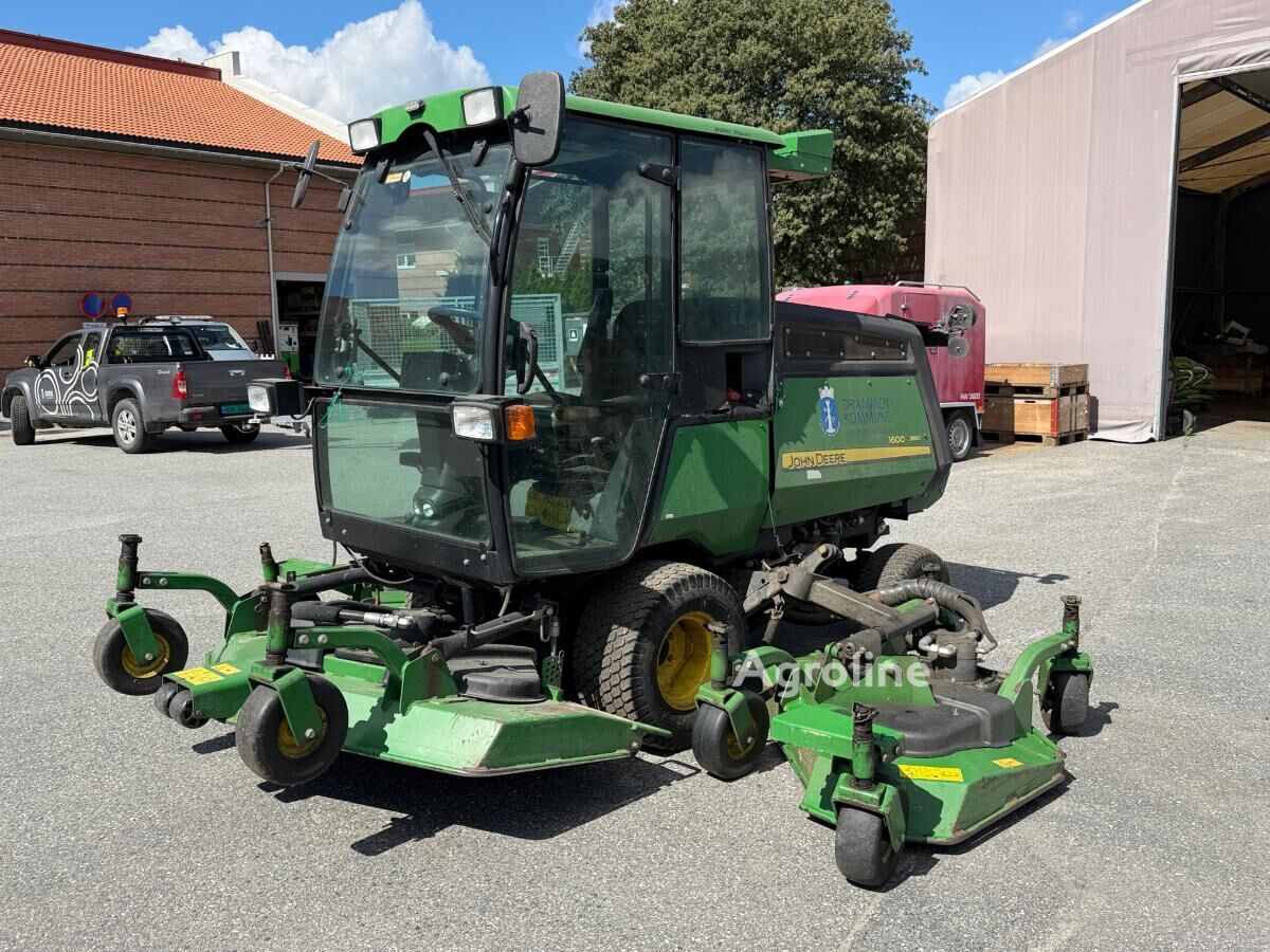 Prodaje se John Deere 1600T traktor kosilica na aukciji