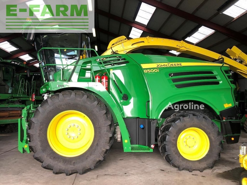 John Deere 8500 krmni kombajn