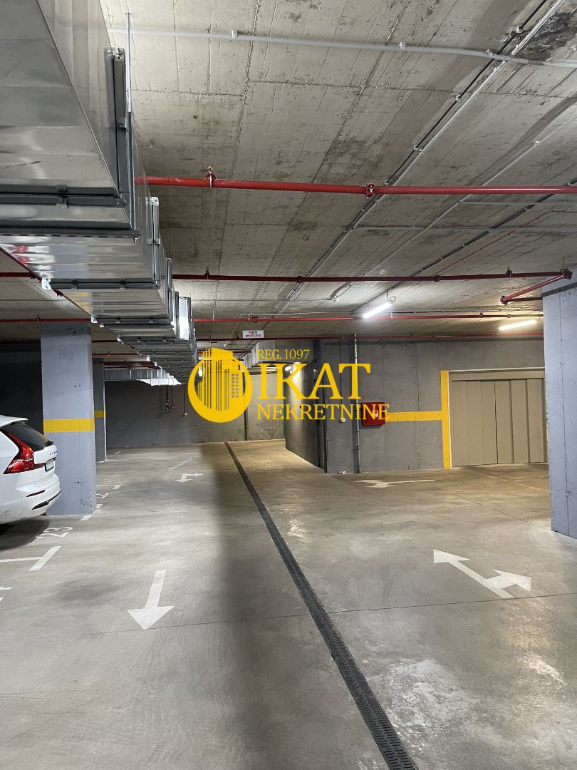 Vračar, Crveni krst garažno mesto 16m2 ID#5160
30.000 €