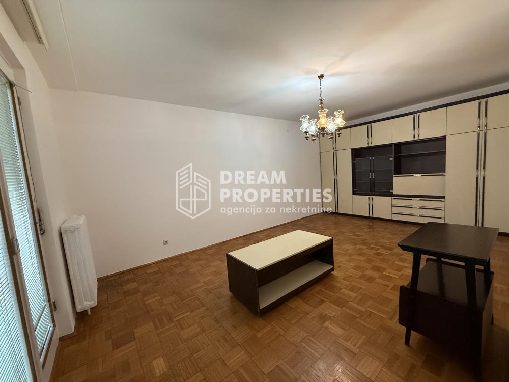 blok 62, 72m2, 2.5,polunamešten + garaža ID#1256
620 €