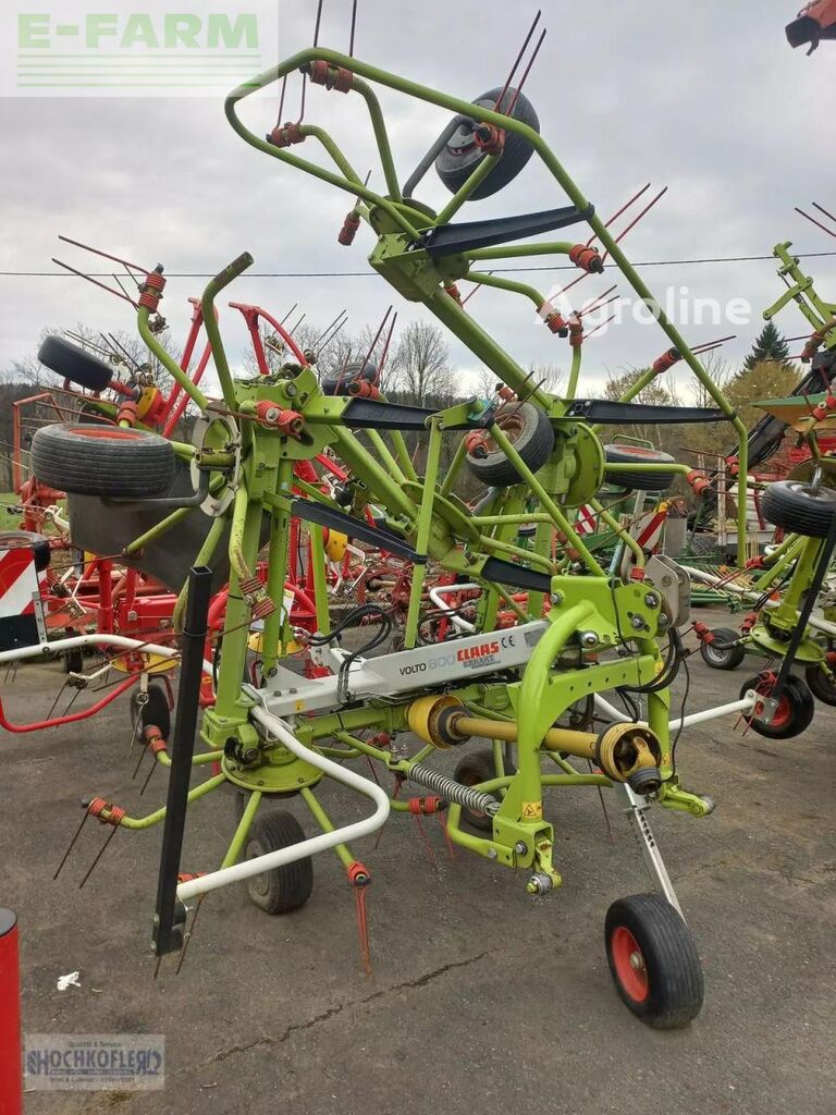 Claas volto 800 prevrtač sena