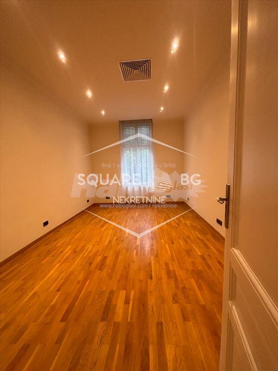 Cvetni Trg PP, 3 kancelarije, prazan ID#5831
1.900 €