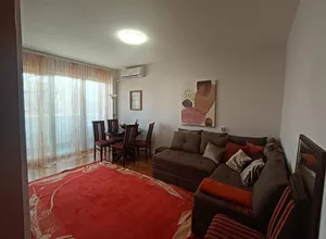 Izdavanje Stan - Beograd, Novi Beograd: Paviljoni - Pariske komune - Ikarus