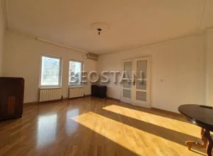 Izdavanje Stan - Beograd, Vračar: Crveni Krst - Južni bulevar