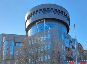 Izdavanje Zgrada - Beograd, Zvezdara: Vukov spomenik - Đeram