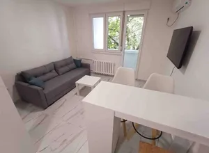 Izdavanje Stan - Beograd, Novi Beograd: Paviljoni - Pariske komune - Ikarus