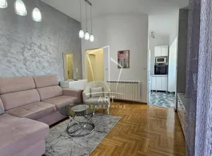 Izdavanje Stan - Beograd, Zvezdara: Vukov spomenik - Đeram