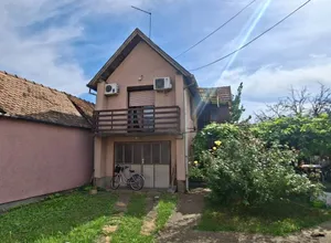 Prodaja Kuća - Inđija, Centar