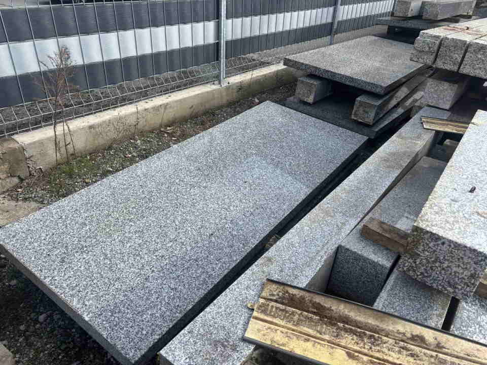 Prodajem granitne i mermerne ploce 50 m3